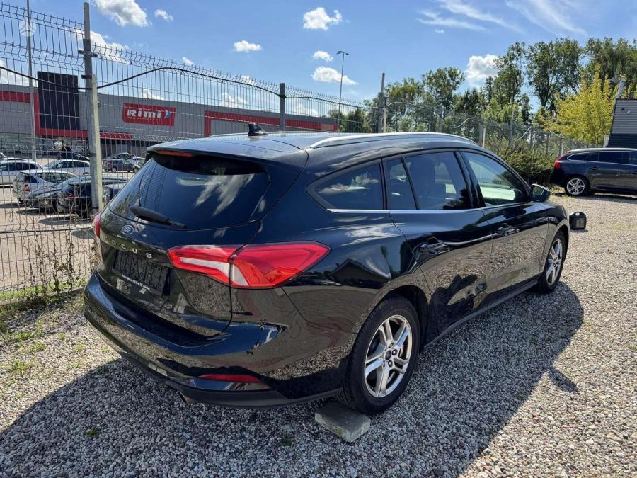 Black Ford Focus 2019 in Alytus, with an engine capacity of 1.50 L and mileage of 288 thousand km for 3650 €, photo 5 on AUTOMOTO.COM.LV