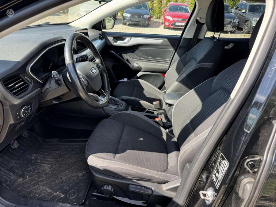 Black Ford Focus 2019 in Alytus, with an engine capacity of 1.50 L and mileage of 288 thousand km for 3650 €, photo 6 on AUTOMOTO.COM.LV