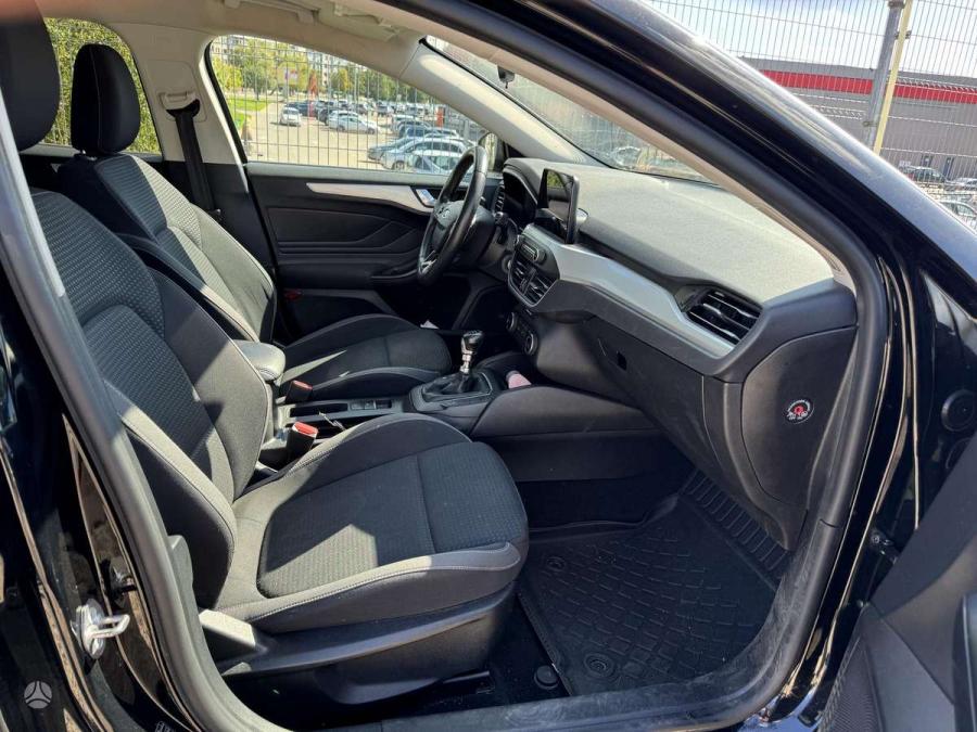Black Ford Focus 2019 in Alytus, with an engine capacity of 1.50 L and mileage of 288 thousand km for 3650 €, photo 9 on AUTOMOTO.COM.LV