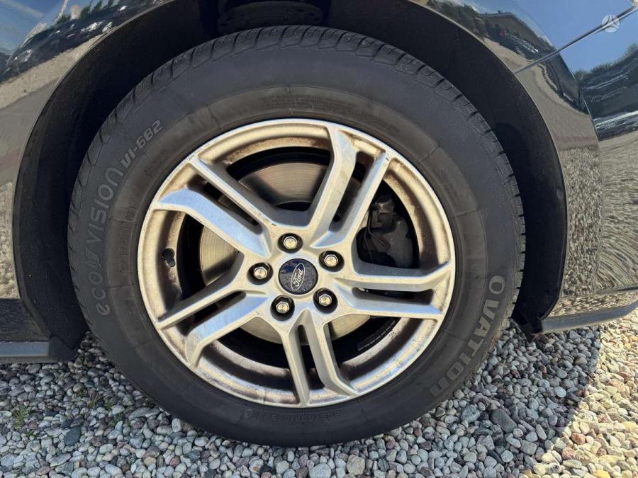 Black Ford Focus 2019 in Alytus, with an engine capacity of 1.50 L and mileage of 288 thousand km for 3650 €, photo 16 on AUTOMOTO.COM.LV