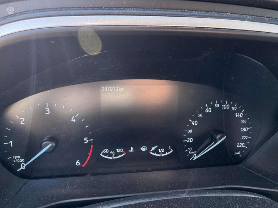 Black Ford Focus 2019 in Alytus, with an engine capacity of 1.50 L and mileage of 288 thousand km for 3650 €, photo 22 on AUTOMOTO.COM.LV