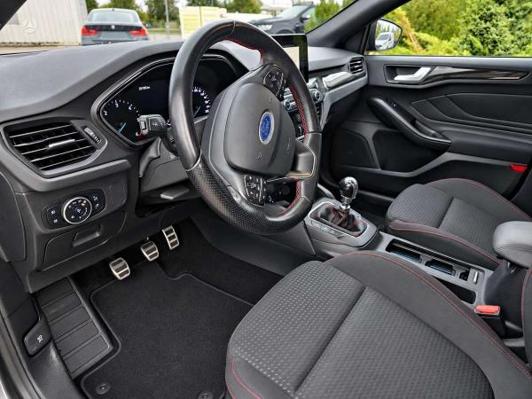Black Ford Focus 2019 in Pakruojis, with an engine capacity of 1.50 L and mileage of 201 thousand km for 7800 €, photo 11 on AUTOMOTO.COM.LV