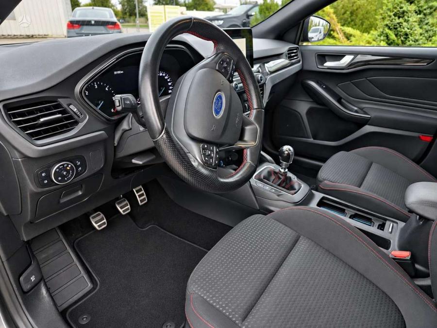 Melns Ford Focus 2019 Pakruojis, ar dzinēja tilpumu 1.50 L un nobraukumu 201 tūkst. km par 7800 €, foto 11 vietnē AUTOMOTO.COM.LV