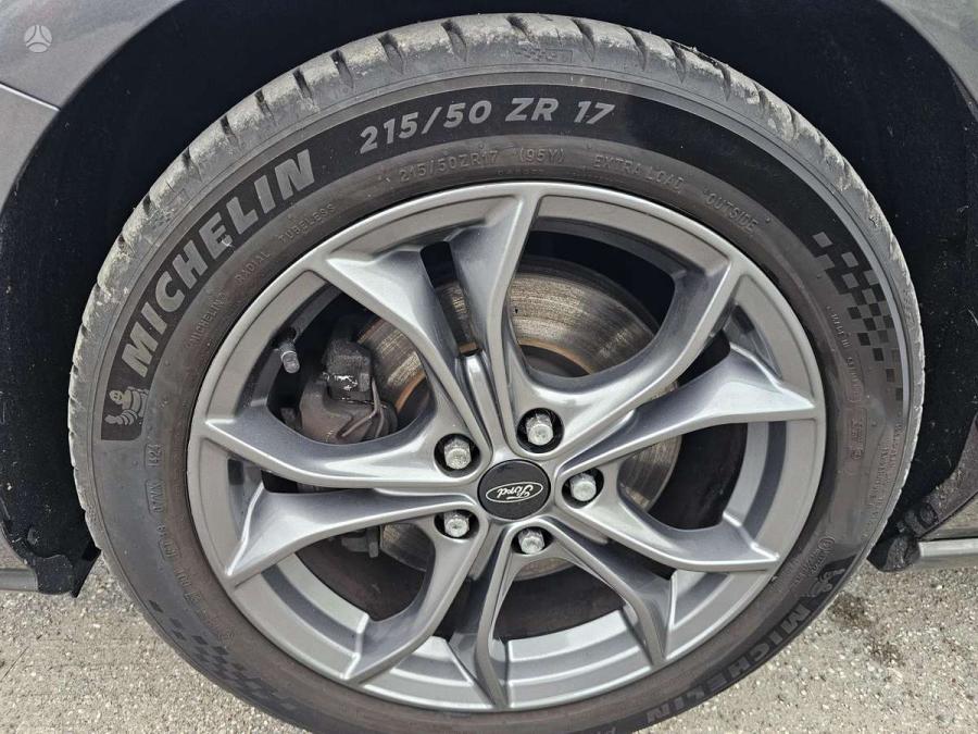 Melns Ford Focus 2019 Pakruojis, ar dzinēja tilpumu 1.50 L un nobraukumu 201 tūkst. km par 7800 €, foto 16 vietnē AUTOMOTO.COM.LV