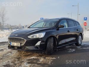 Black Ford Focus 2019 in Riga, with an engine capacity of 1.00 L and mileage of 112 thousand km for 8800 €, photo 3 on AUTOMOTO.COM.LV