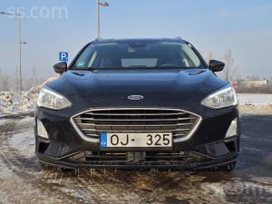 Black Ford Focus 2019 in Riga, with an engine capacity of 1.00 L and mileage of 112 thousand km for 8800 €, photo 4 on AUTOMOTO.COM.LV