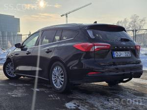 Black Ford Focus 2019 in Riga, with an engine capacity of 1.00 L and mileage of 112 thousand km for 8800 €, photo 6 on AUTOMOTO.COM.LV