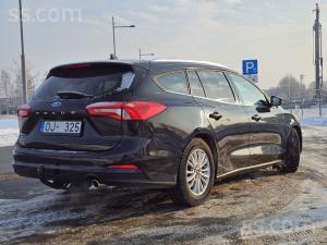 Black Ford Focus 2019 in Riga, with an engine capacity of 1.00 L and mileage of 112 thousand km for 8800 €, photo 8 on AUTOMOTO.COM.LV