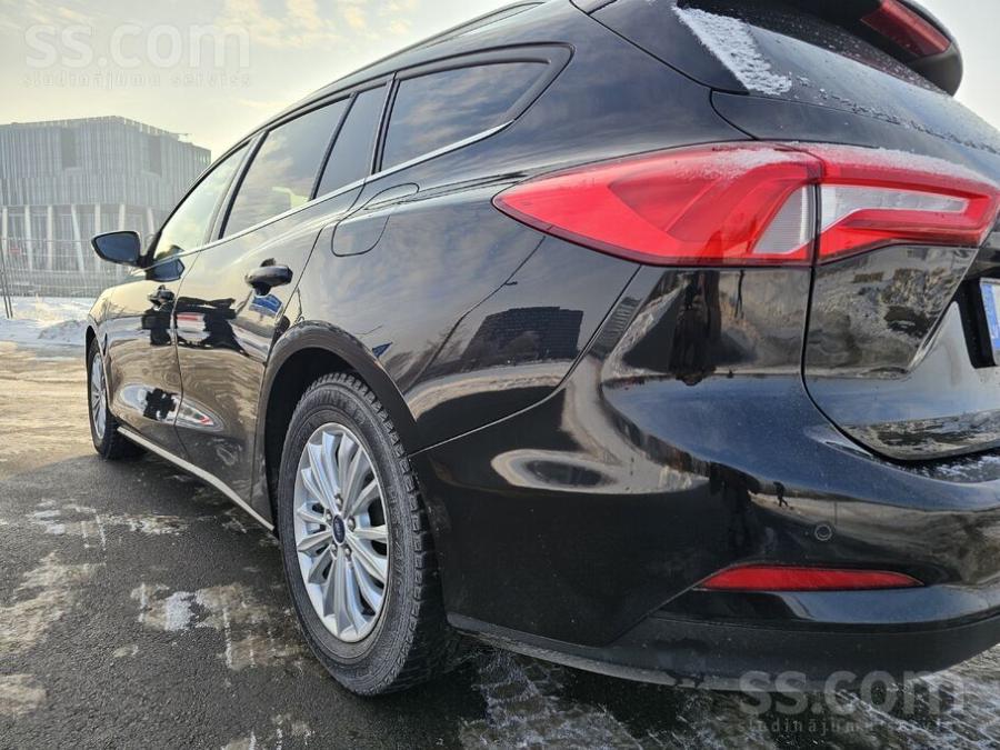 Black Ford Focus 2019 in Riga, with an engine capacity of 1.00 L and mileage of 112 thousand km for 8800 €, photo 13 on AUTOMOTO.COM.LV