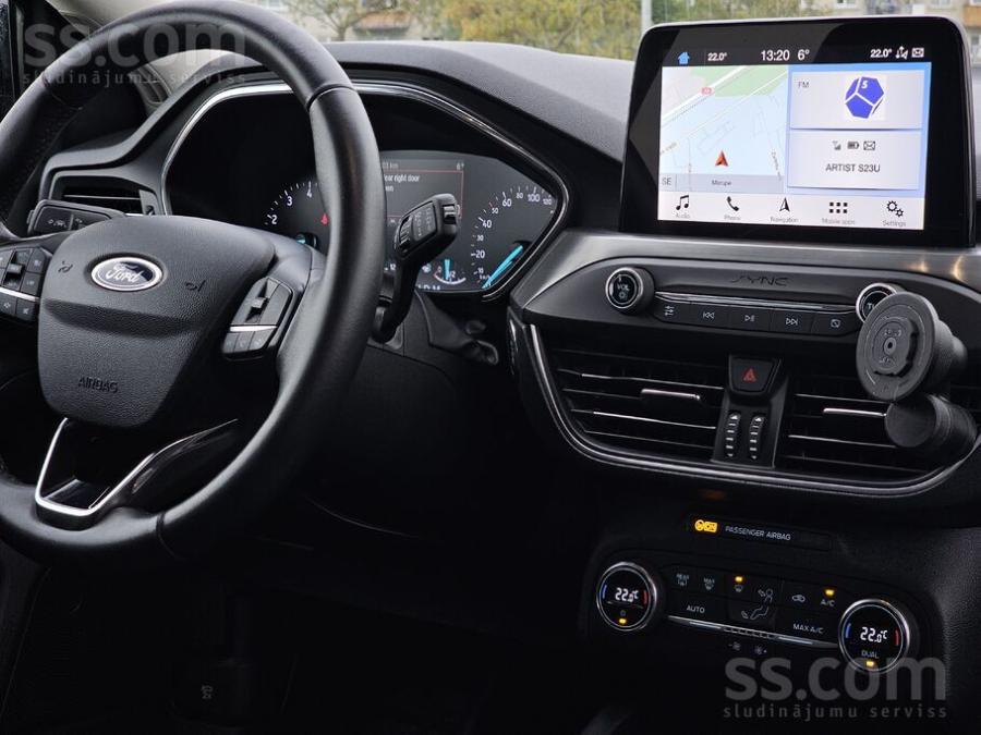 Black Ford Focus 2019 in Riga, with an engine capacity of 1.00 L and mileage of 112 thousand km for 8800 €, photo 18 on AUTOMOTO.COM.LV