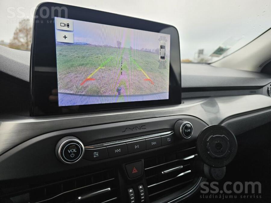 Black Ford Focus 2019 in Riga, with an engine capacity of 1.00 L and mileage of 112 thousand km for 8800 €, photo 19 on AUTOMOTO.COM.LV