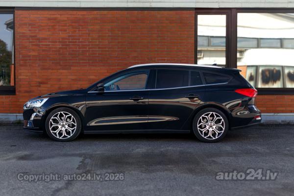 Black Ford Focus 2019 in Parnu, with an engine capacity of 1.00 L and mileage of 150 thousand km for 9990 €, photo 5 on AUTOMOTO.COM.LV