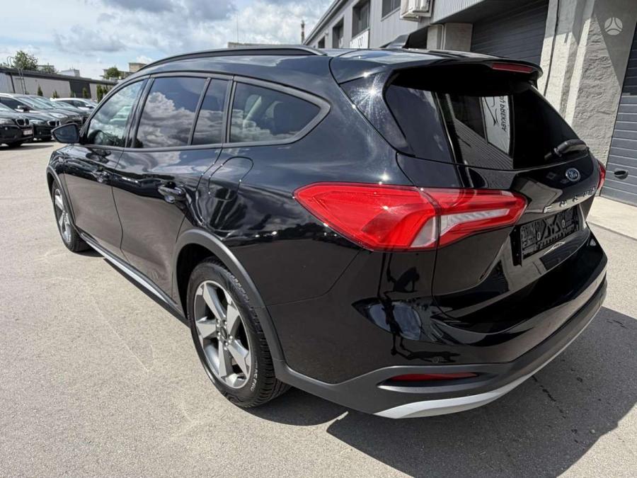 Black Ford Focus 2020 in Siauliai, with an engine capacity of 1.00 L and mileage of 182 thousand km for 7400 €, photo 4 on AUTOMOTO.COM.LV