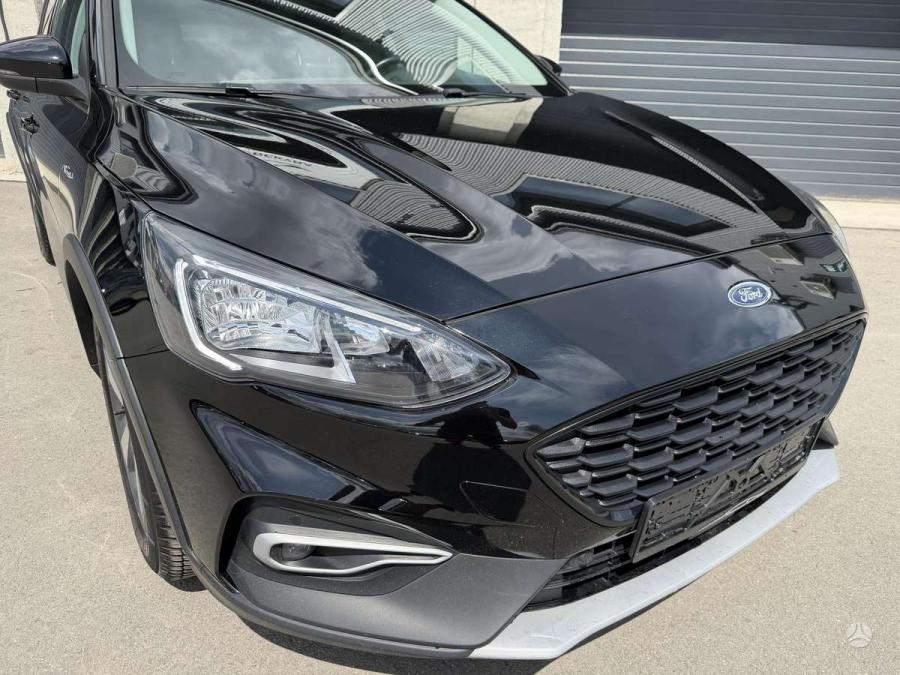Black Ford Focus 2020 in Siauliai, with an engine capacity of 1.00 L and mileage of 182 thousand km for 7400 €, photo 10 on AUTOMOTO.COM.LV