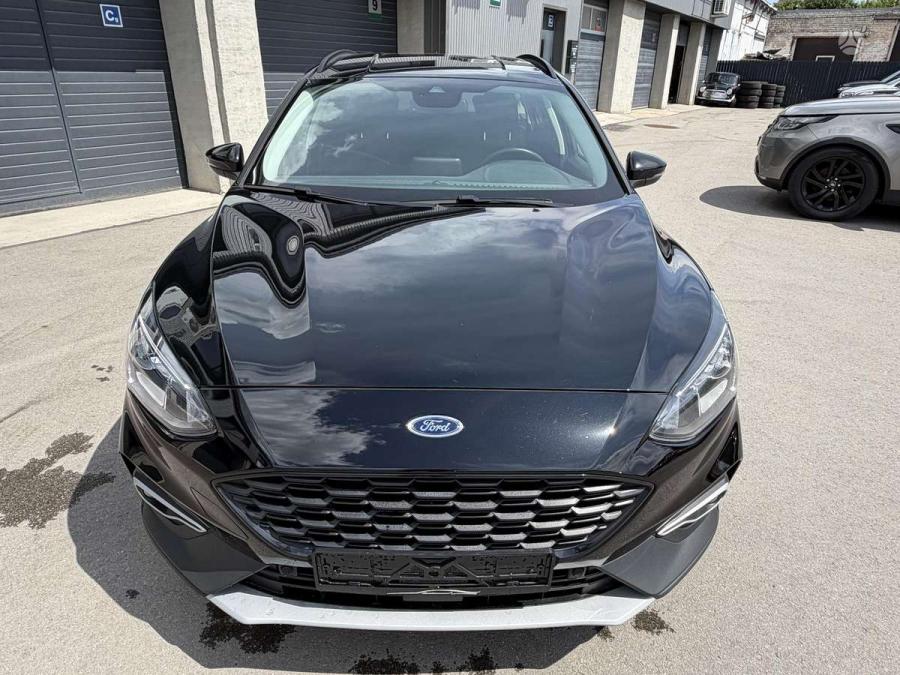 Black Ford Focus 2020 in Siauliai, with an engine capacity of 1.00 L and mileage of 182 thousand km for 7400 €, photo 13 on AUTOMOTO.COM.LV
