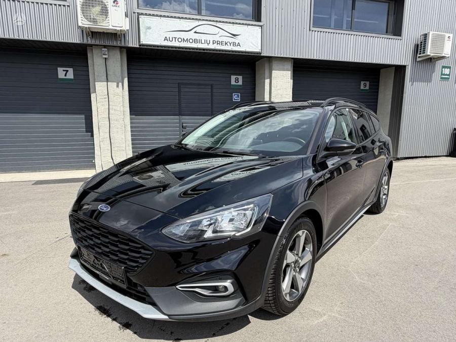 Black Ford Focus 2020 in Siauliai, with an engine capacity of 1.00 L and mileage of 182 thousand km for 7400 €, photo 15 on AUTOMOTO.COM.LV