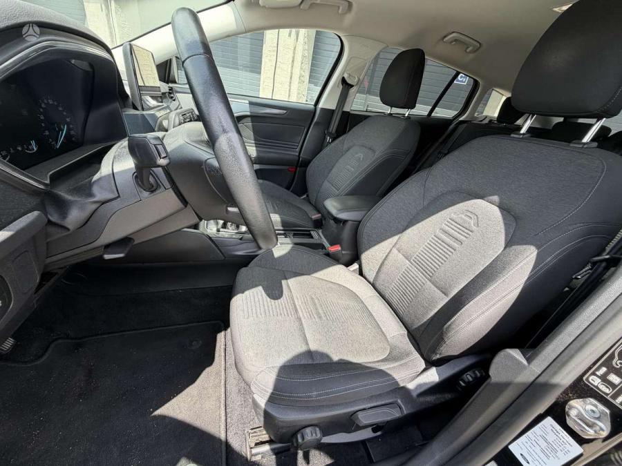 Black Ford Focus 2020 in Siauliai, with an engine capacity of 1.00 L and mileage of 182 thousand km for 7400 €, photo 18 on AUTOMOTO.COM.LV