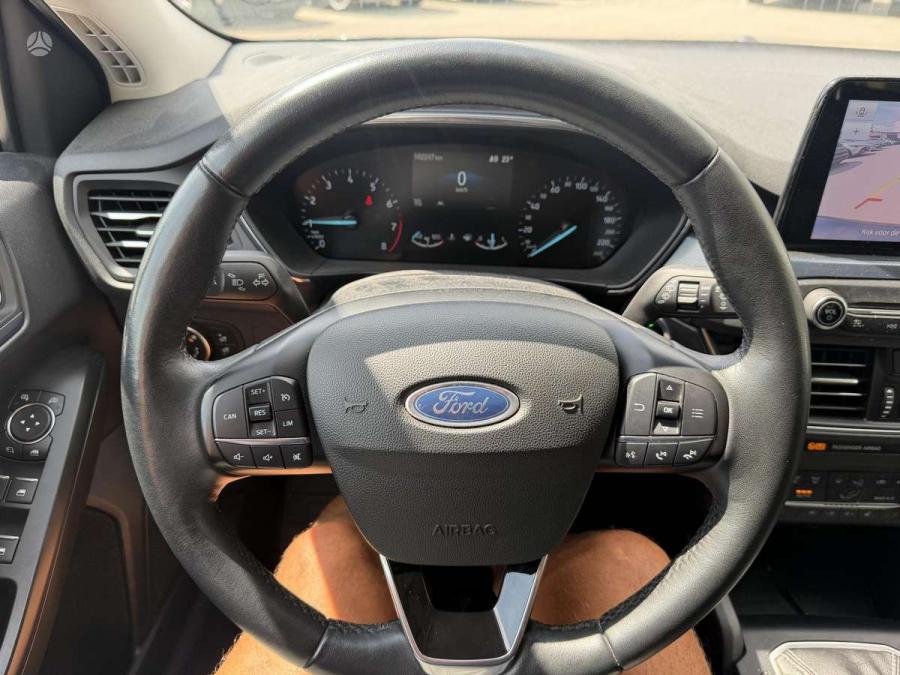 Black Ford Focus 2020 in Siauliai, with an engine capacity of 1.00 L and mileage of 182 thousand km for 7400 €, photo 20 on AUTOMOTO.COM.LV