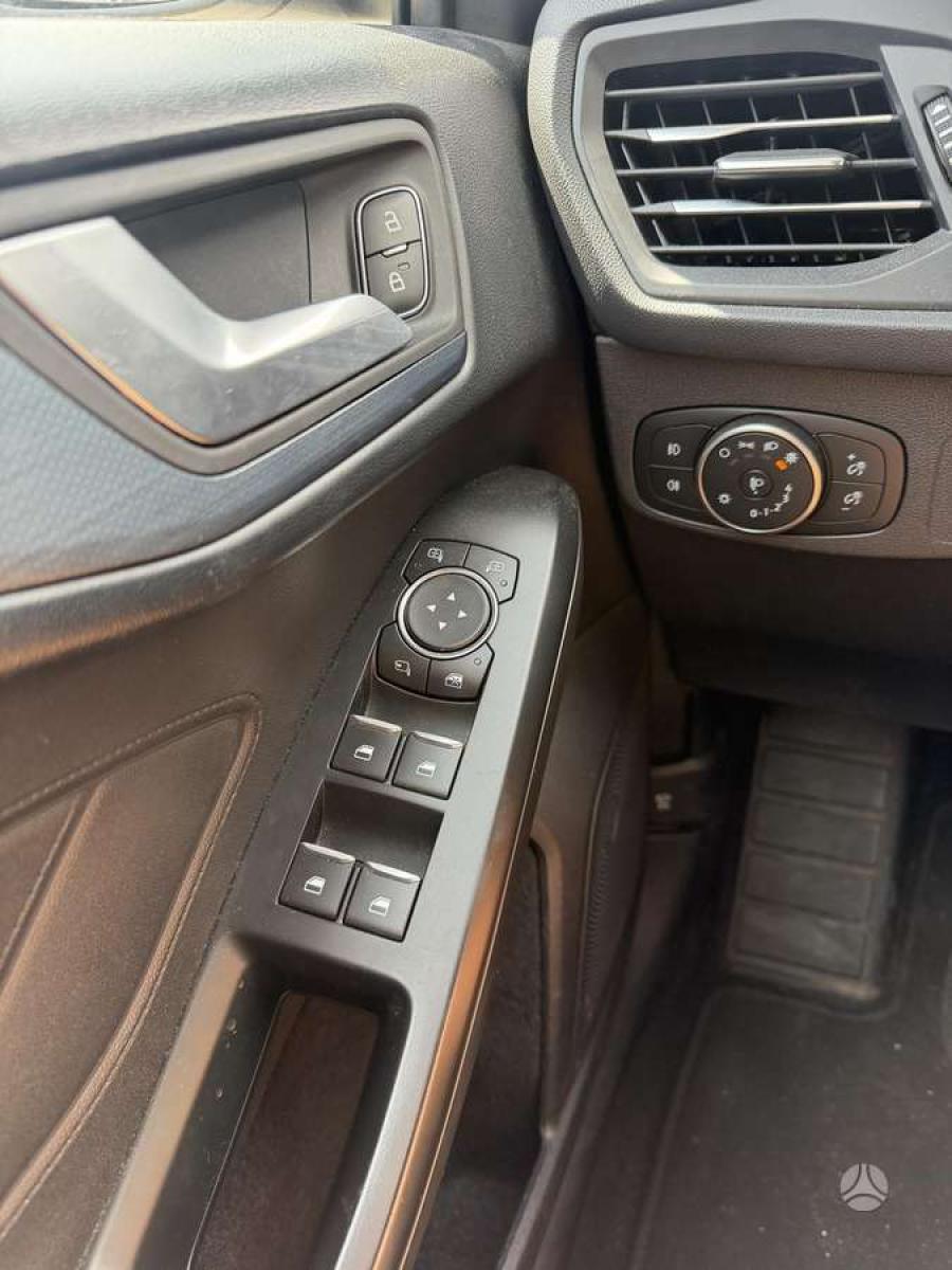 Black Ford Focus 2020 in Siauliai, with an engine capacity of 1.00 L and mileage of 182 thousand km for 7400 €, photo 24 on AUTOMOTO.COM.LV