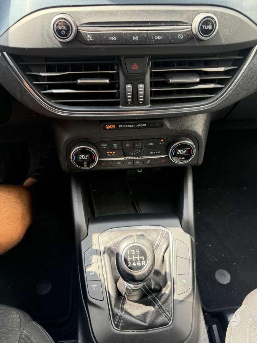 Black Ford Focus 2020 in Siauliai, with an engine capacity of 1.00 L and mileage of 182 thousand km for 7400 €, photo 27 on AUTOMOTO.COM.LV