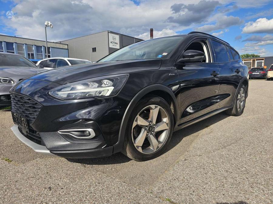 Black Ford Focus 2020 in Kaunas, with an engine capacity of 2.00 L and mileage of 206 thousand km for 8999 €, photo 4 on AUTOMOTO.COM.LV