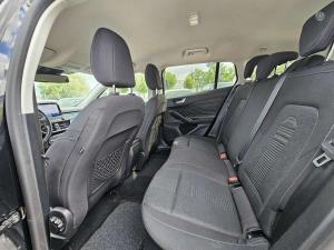 Black Ford Focus 2020 in Kaunas, with an engine capacity of 2.00 L and mileage of 206 thousand km for 8999 €, photo 20 on AUTOMOTO.COM.LV