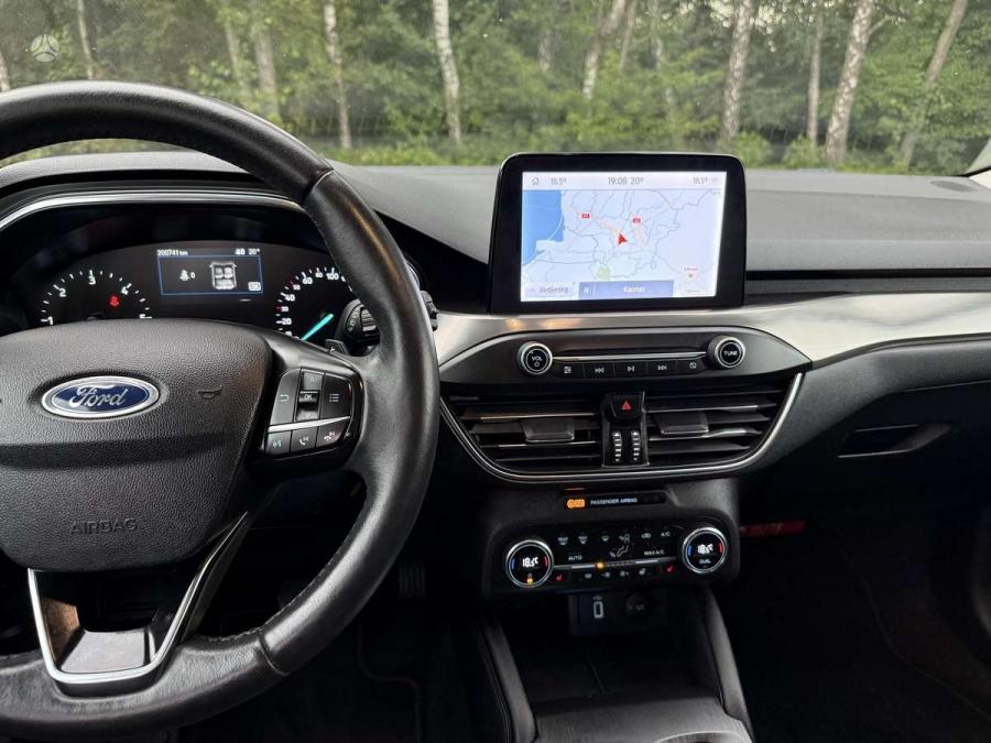 Melns Ford Focus 2020 Kauņa, ar dzinēja tilpumu 1.50 L un nobraukumu 200 tūkst. km par 8550 €, foto 25 vietnē AUTOMOTO.COM.LV