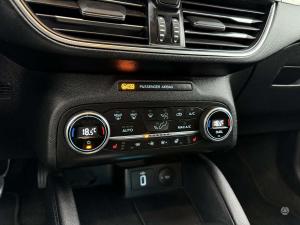 Melns Ford Focus 2020 Kauņa, ar dzinēja tilpumu 1.50 L un nobraukumu 200 tūkst. km par 8550 €, foto 28 vietnē AUTOMOTO.COM.LV