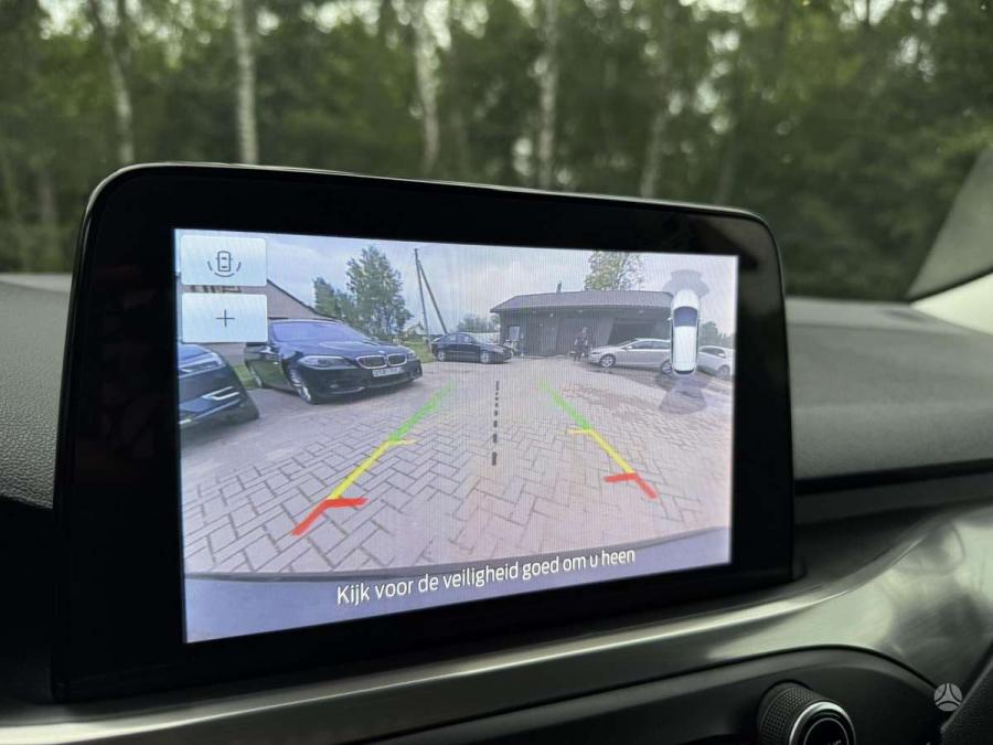 Melns Ford Focus 2020 Kauņa, ar dzinēja tilpumu 1.50 L un nobraukumu 200 tūkst. km par 8550 €, foto 32 vietnē AUTOMOTO.COM.LV