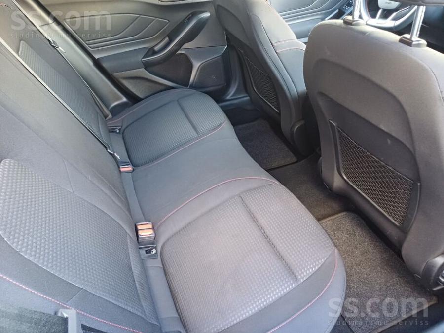 Melns Ford Focus 2020 Valmiera, ar dzinēja tilpumu 2.00 L un nobraukumu 144 tūkst. km par 10990 €, foto 12 vietnē AUTOMOTO.COM.LV