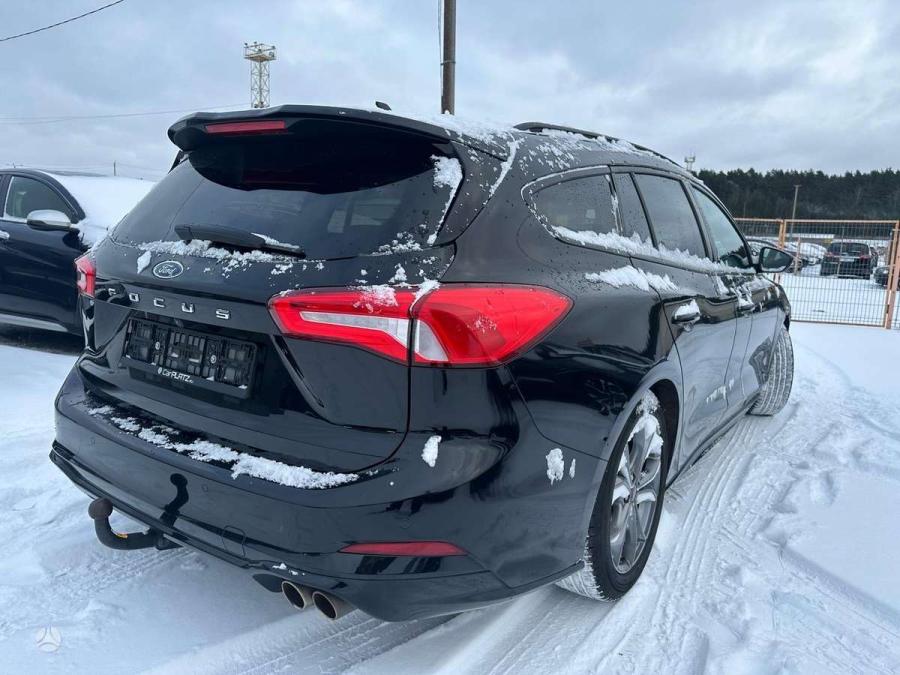 Black Ford Focus 2021 in Vilnius, with an engine capacity of 1.00 L and mileage of 173 thousand km for 9500 €, photo 4 on AUTOMOTO.COM.LV