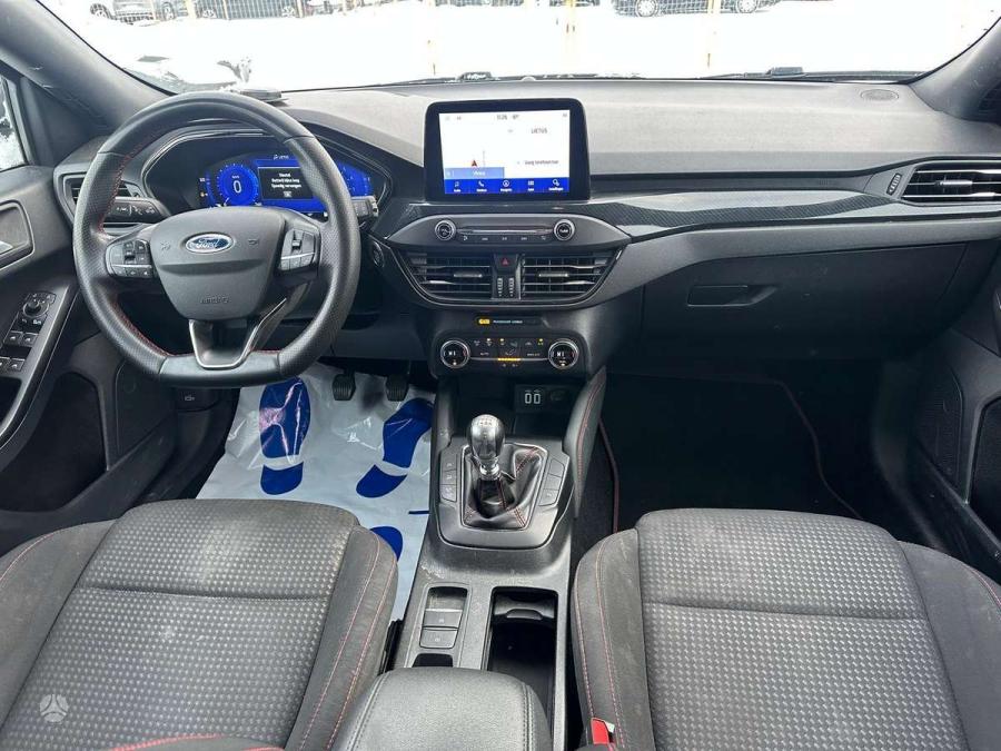 Black Ford Focus 2021 in Vilnius, with an engine capacity of 1.00 L and mileage of 173 thousand km for 9500 €, photo 8 on AUTOMOTO.COM.LV