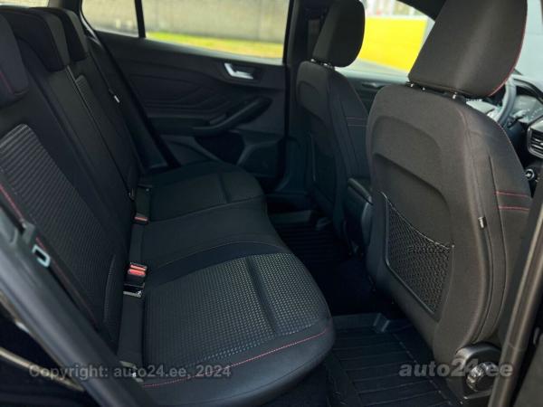 Black Ford Focus 2022 in Tallinn, with an engine capacity of 1.50 L and mileage of 45 thousand km for 19500 €, photo 11 on AUTOMOTO.COM.LV