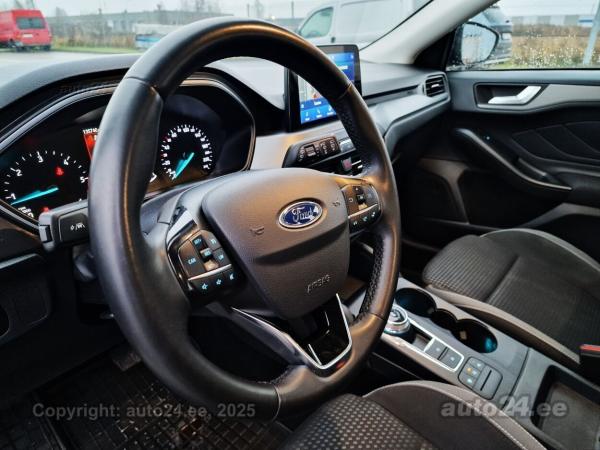Melns Ford Focus 2022 Tallina, ar dzinēja tilpumu 1.50 L un nobraukumu 135 tūkst. km par 14200 €, foto 11 vietnē AUTOMOTO.COM.LV