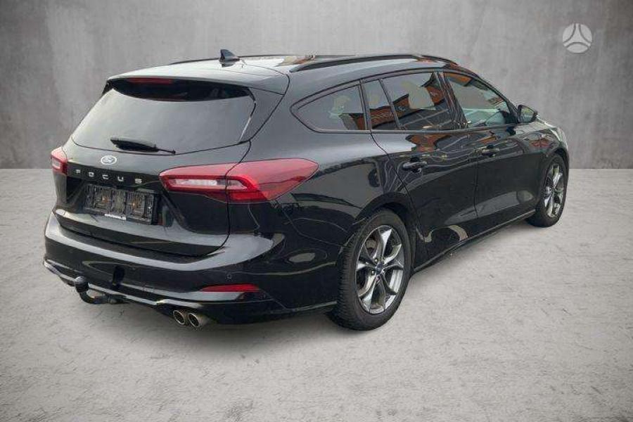 Black Ford Focus 2022 in Kaunas, with an engine capacity of 1.50 L and mileage of 160 thousand km for 13673 €, photo 4 on AUTOMOTO.COM.LV