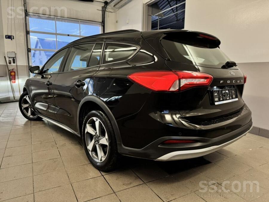 Melns Ford Focus 2022 Tukums, ar dzinēja tilpumu 2.00 L un nobraukumu 228 tūkst. km par 9500 €, foto 3 vietnē AUTOMOTO.COM.LV