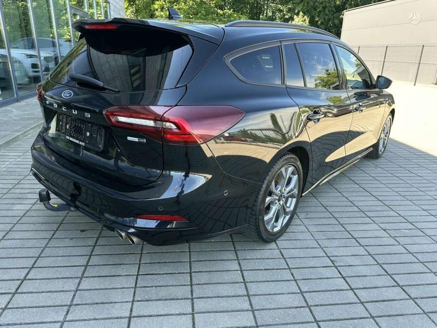 Black Ford Focus 2022 in Kaunas, with an engine capacity of 1.00 L and mileage of 178 thousand km for 11200 €, photo 4 on AUTOMOTO.COM.LV
