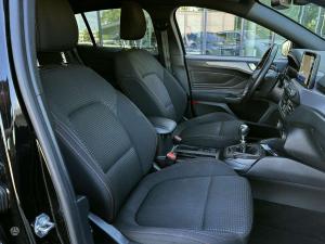 Black Ford Focus 2022 in Kaunas, with an engine capacity of 1.00 L and mileage of 178 thousand km for 11200 €, photo 9 on AUTOMOTO.COM.LV