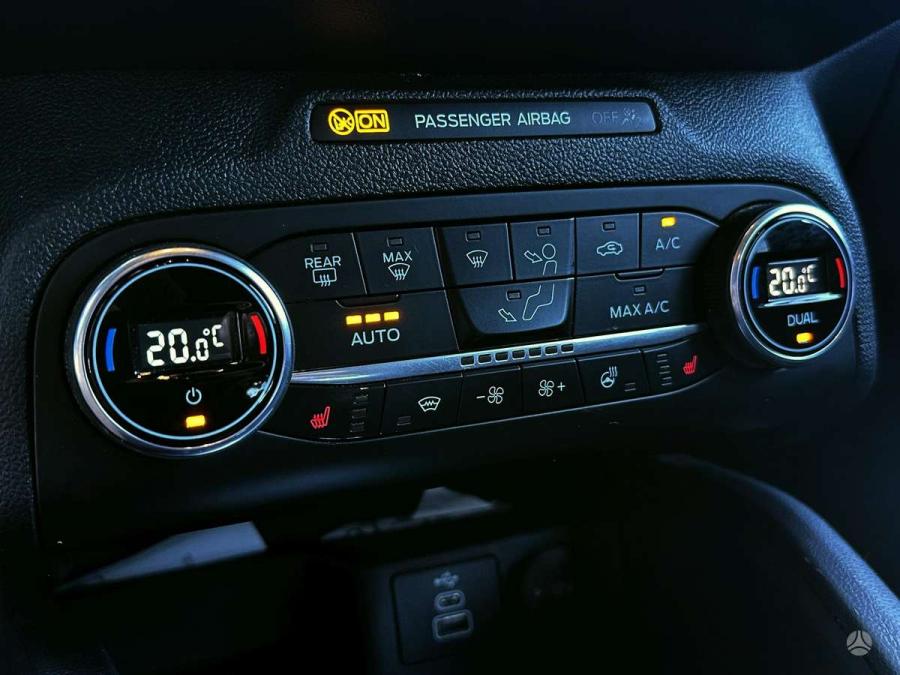 Black Ford Focus 2022 in Kaunas, with an engine capacity of 1.00 L and mileage of 178 thousand km for 11200 €, photo 10 on AUTOMOTO.COM.LV