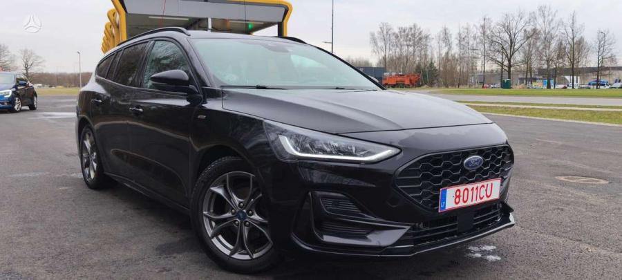 Black Ford Focus 2022 in Kaunas, with an engine capacity of 1.50 L and mileage of 160 thousand km for 13673 €, photo 1 on AUTOMOTO.COM.LV