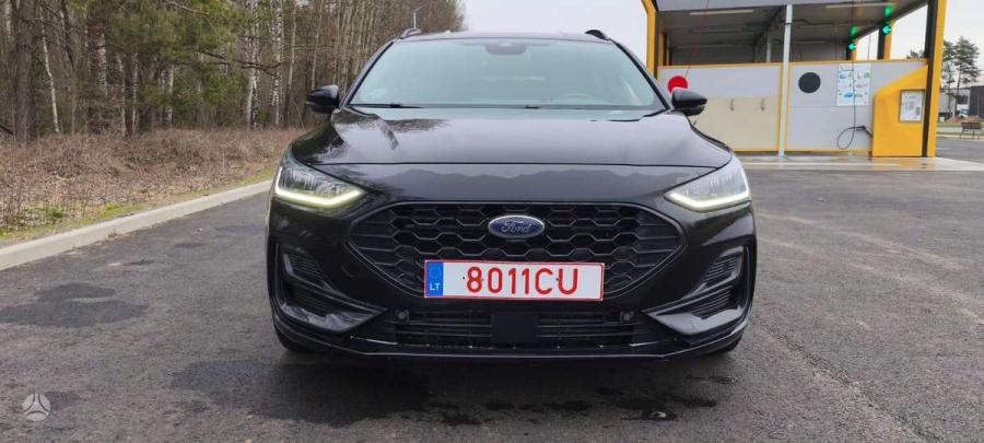 Black Ford Focus 2022 in Kaunas, with an engine capacity of 1.50 L and mileage of 160 thousand km for 13673 €, photo 4 on AUTOMOTO.COM.LV