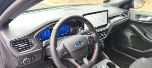 Black Ford Focus 2022 in Kaunas, with an engine capacity of 1.50 L and mileage of 160 thousand km for 13673 €, photo 8 on AUTOMOTO.COM.LV