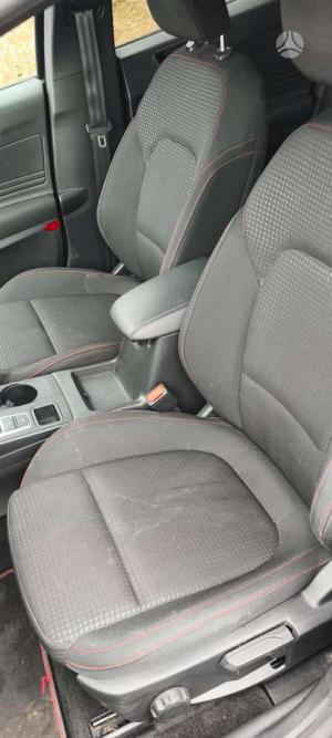 Black Ford Focus 2022 in Kaunas, with an engine capacity of 1.50 L and mileage of 160 thousand km for 13673 €, photo 12 on AUTOMOTO.COM.LV