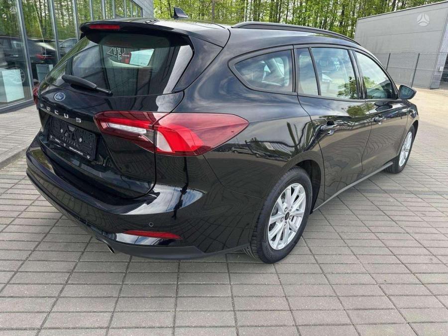 Black Ford Focus 2022 in Kaunas, with an engine capacity of 1.00 L and mileage of 177 thousand km for 9900 €, photo 4 on AUTOMOTO.COM.LV