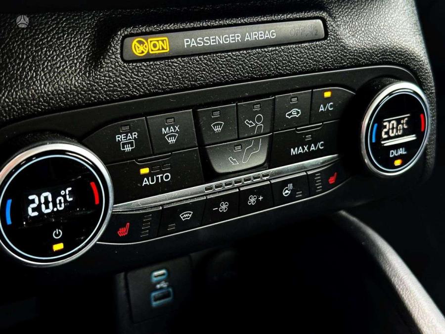 Black Ford Focus 2022 in Kaunas, with an engine capacity of 1.00 L and mileage of 177 thousand km for 9900 €, photo 10 on AUTOMOTO.COM.LV