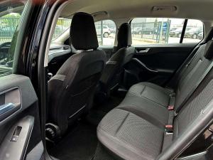 Black Ford Focus 2022 in Kaunas, with an engine capacity of 1.00 L and mileage of 177 thousand km for 9900 €, photo 12 on AUTOMOTO.COM.LV