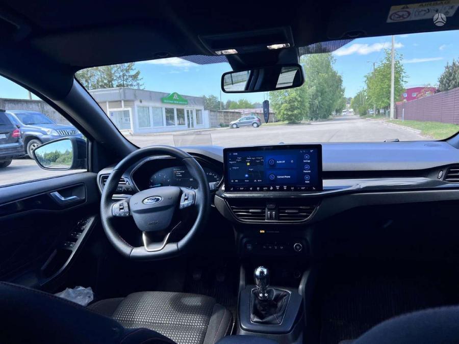 Black Ford Focus 2023 in Kaunas, with an engine capacity of 1.00 L and mileage of 36 thousand km for 14700 €, photo 5 on AUTOMOTO.COM.LV