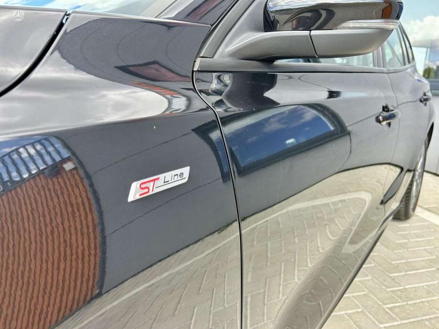 Black Ford Focus 2023 in Vilnius, with an engine capacity of 1.00 L and mileage of 98 thousand km for 13900 €, photo 8 on AUTOMOTO.COM.LV