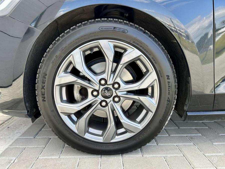 Black Ford Focus 2023 in Vilnius, with an engine capacity of 1.00 L and mileage of 98 thousand km for 13900 €, photo 9 on AUTOMOTO.COM.LV