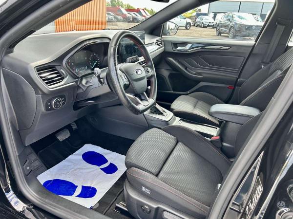 Black Ford Focus 2023 in Vilnius, with an engine capacity of 1.00 L and mileage of 98 thousand km for 13900 €, photo 9 on AUTOMOTO.COM.LV